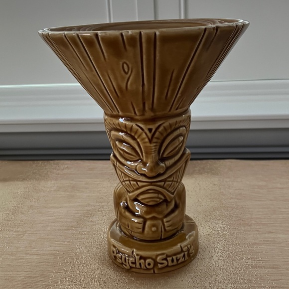 Tiki Farm | Dining | Psycho Suzis Martiki By Tiki Tony At Tiki Farm ...